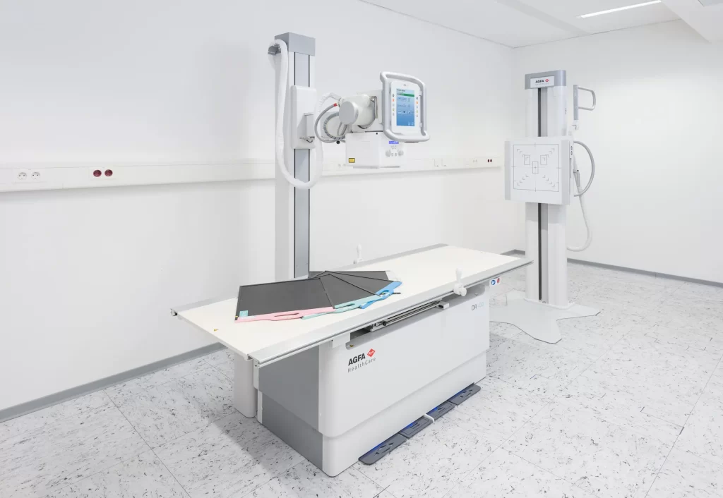 Rayos x Osteopulmonar de piso marca AGFA, modelo DR400 - Valtek